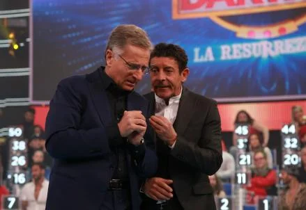 Ciao Darwin 2016/ Ed.7 vincono gli Italiani: i personaggi preferiti. Paola di Benedetto è Madre ...