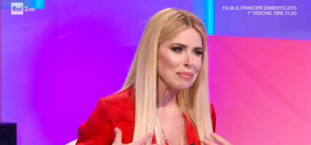Loredana Lecciso "Troppe persone si sono messe in mezzo tra me e Al Bano"/ Frecciata a Romina Power?
