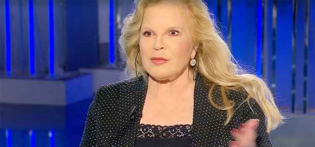 Sylvie Vartan a Domenica In: "Addio alle scene? Ecco perché ho deciso di fermarmi"/ "Molte cose ...