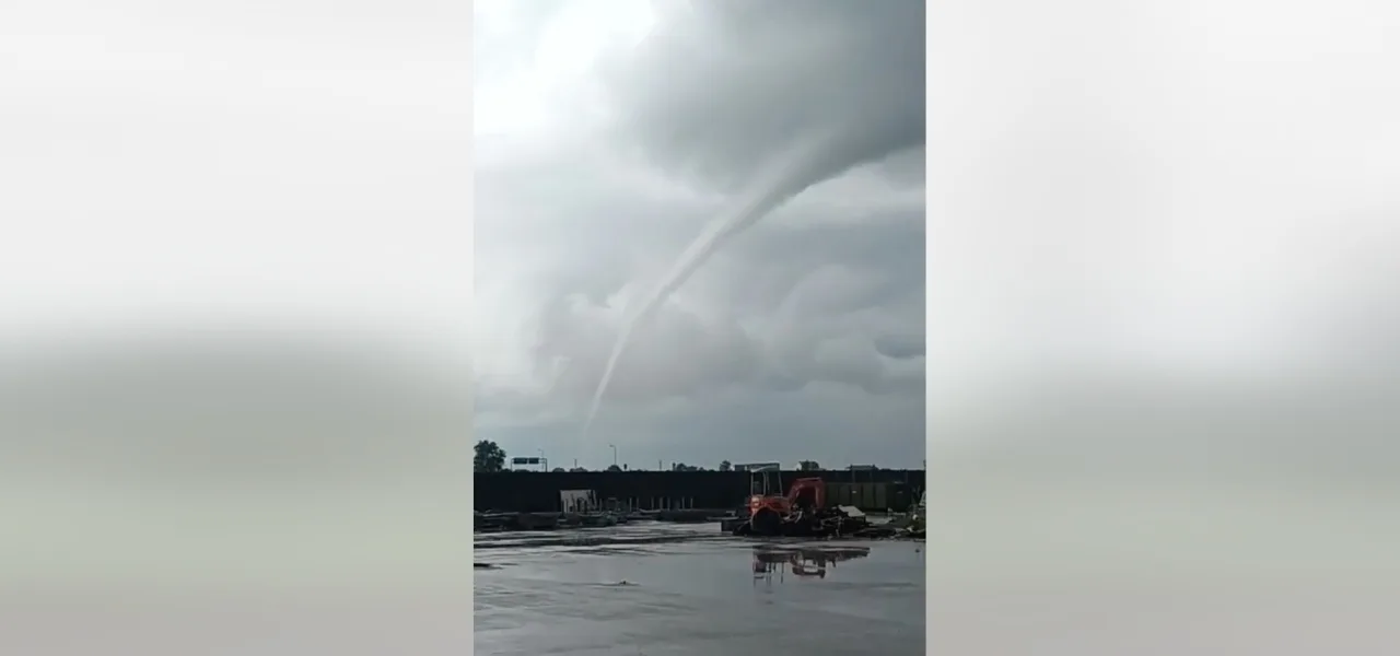 Tromba d'aria a Rovigo/ Video: danni, allagamenti e tetti scoperchiati