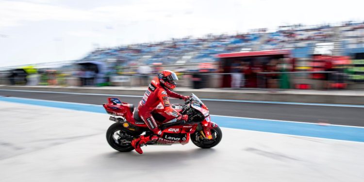 DIRETTA MOTOGP/ GP Ungheria 2025, Marquez vince ancora, Bezzecchi terzo. Male Bagnaia (oggi 24 ...