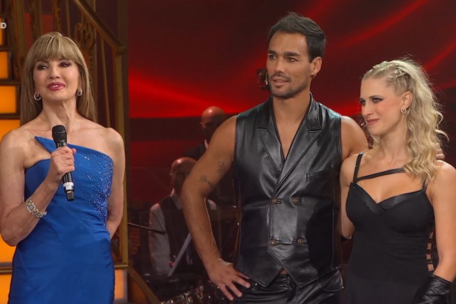 Selvaggia Lucarelli smonta Fabio Fognini a Ballando: "Inespressivo e deludente"/ Lui replica ...