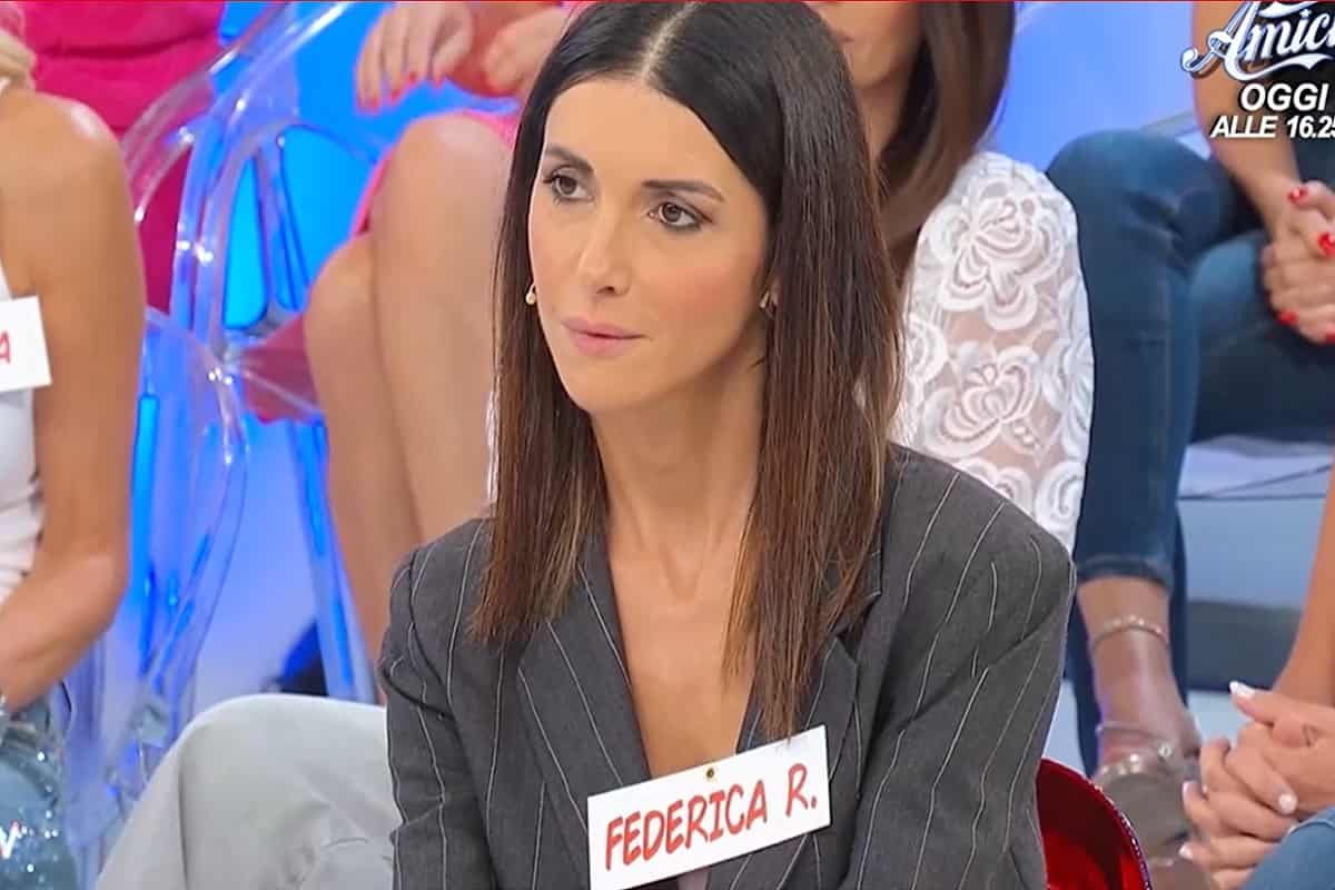 Chi è Federica, dama di Uomini e Donne/ Esce con Alessio Pili Stella ma senza esclusiva