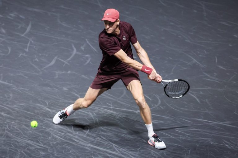 DIRETTA/ Sinner Auger-Aliassime (risultato 7-5; 6-1): Jannik, prima vittoria! (Atp Finals 2025 ...